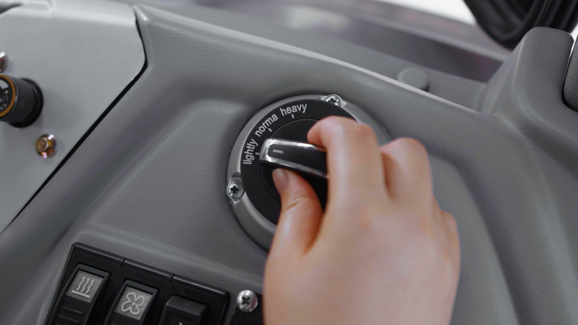 Ragnar R70 | Versatile and Efficient 70HP 4WD Tractor